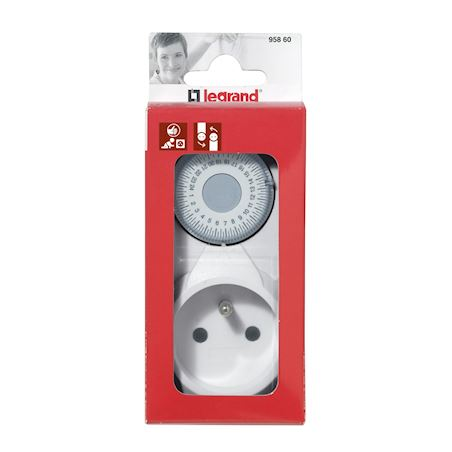 Legrand 095860 Daily timer with plug 2P+T and base 2P+T 16A